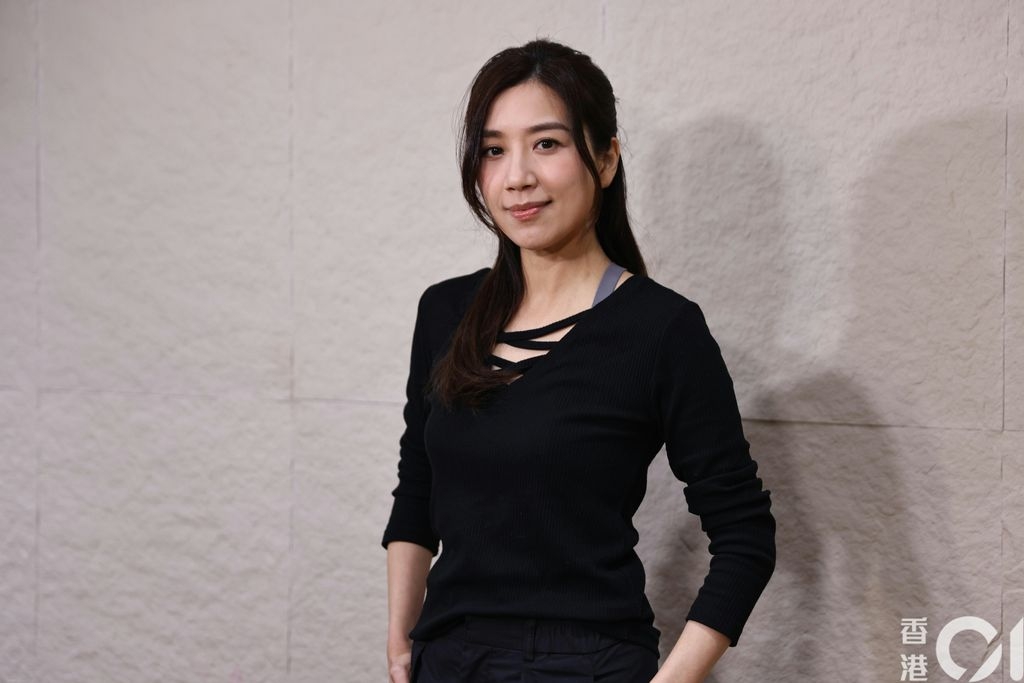 Mandy黃智雯過檔HOY TV膚質如獲重生 被街頭捕獲皮膚緊緻愈來愈靚 - 娛樂台 - 香港高登討論區