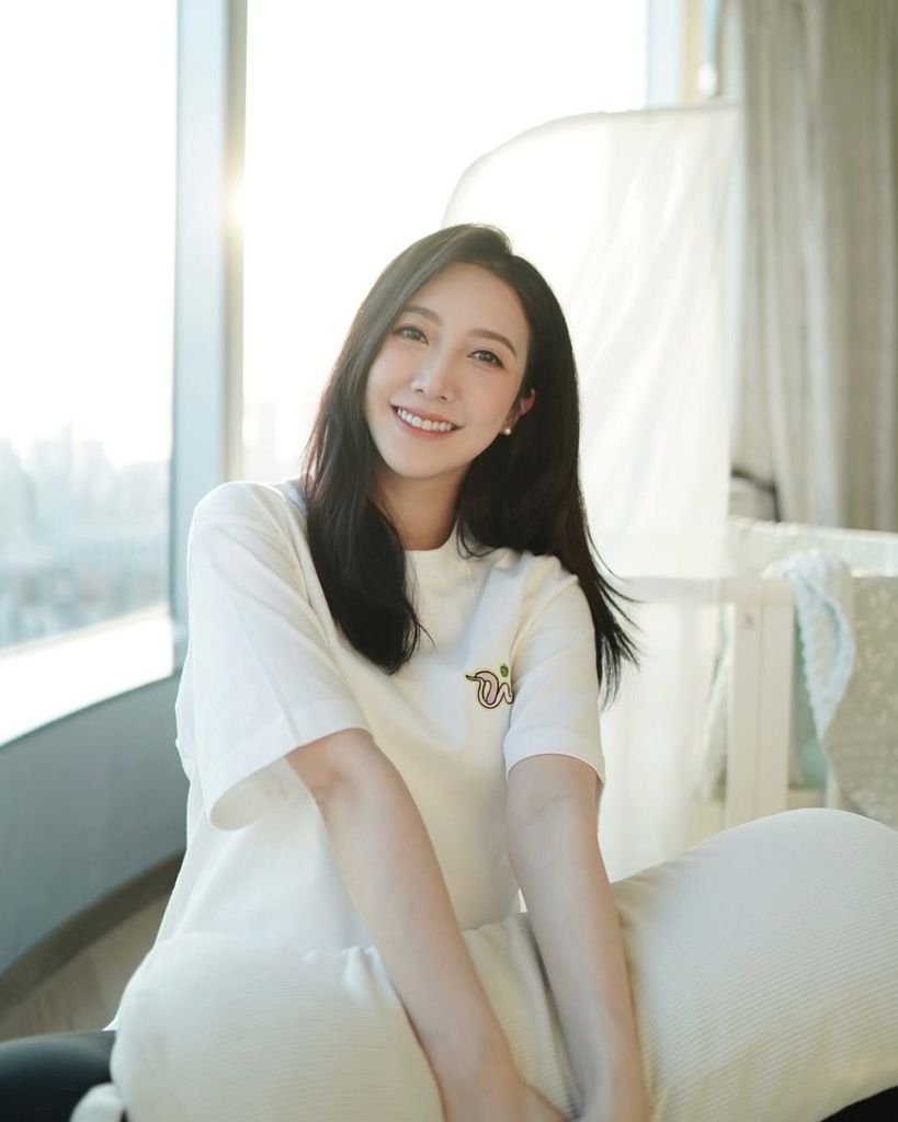 Regina何依婷成功誕下囡囡 IG晒BB全貌特寫 靚媽咪產後狀態一流 - 娛樂台 - 香港高登討論區
