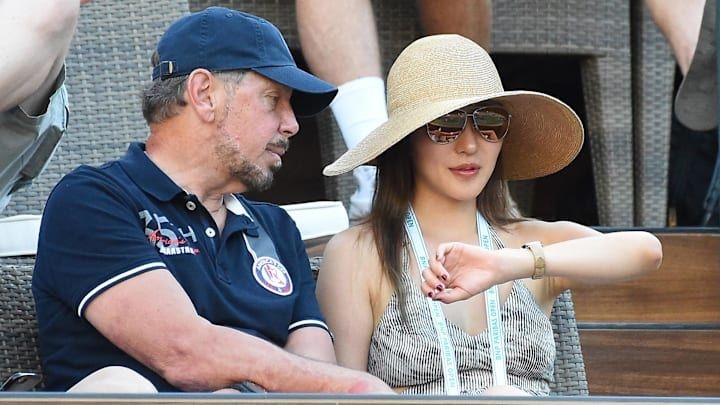 億萬富豪甲骨文80歲老闆Larry Ellison再婚 33歲中國大波嫩妻曝光 - 時事台 - 香港高登討論區