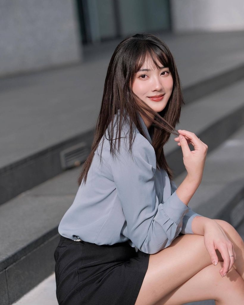 廿四歲銷售妹Loretta身材火辣 曾遇狂粉買絲襪 結局反轉再反轉 - 娛樂台 - 香港高登討論區