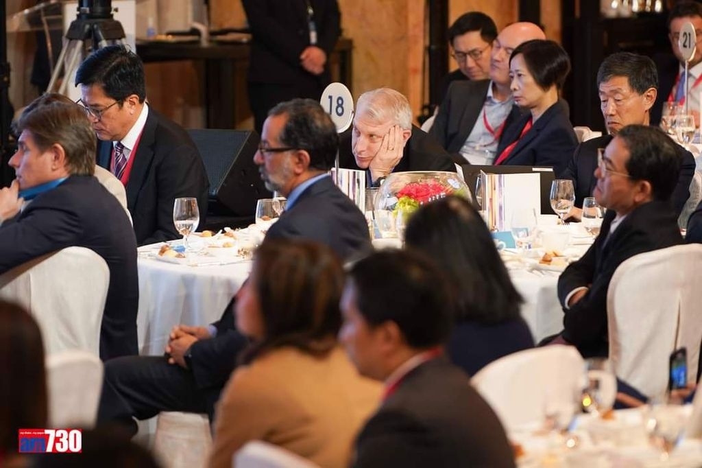 [金融峰會] 威靈頓管理總裁兼合夥人Stephen Klar悶到打喊露 - 時事台 - 香港高登討論區